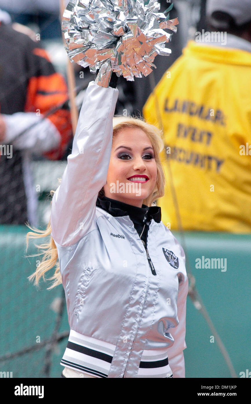 Oakland raiderette hi-res stock photography and images - Alamy