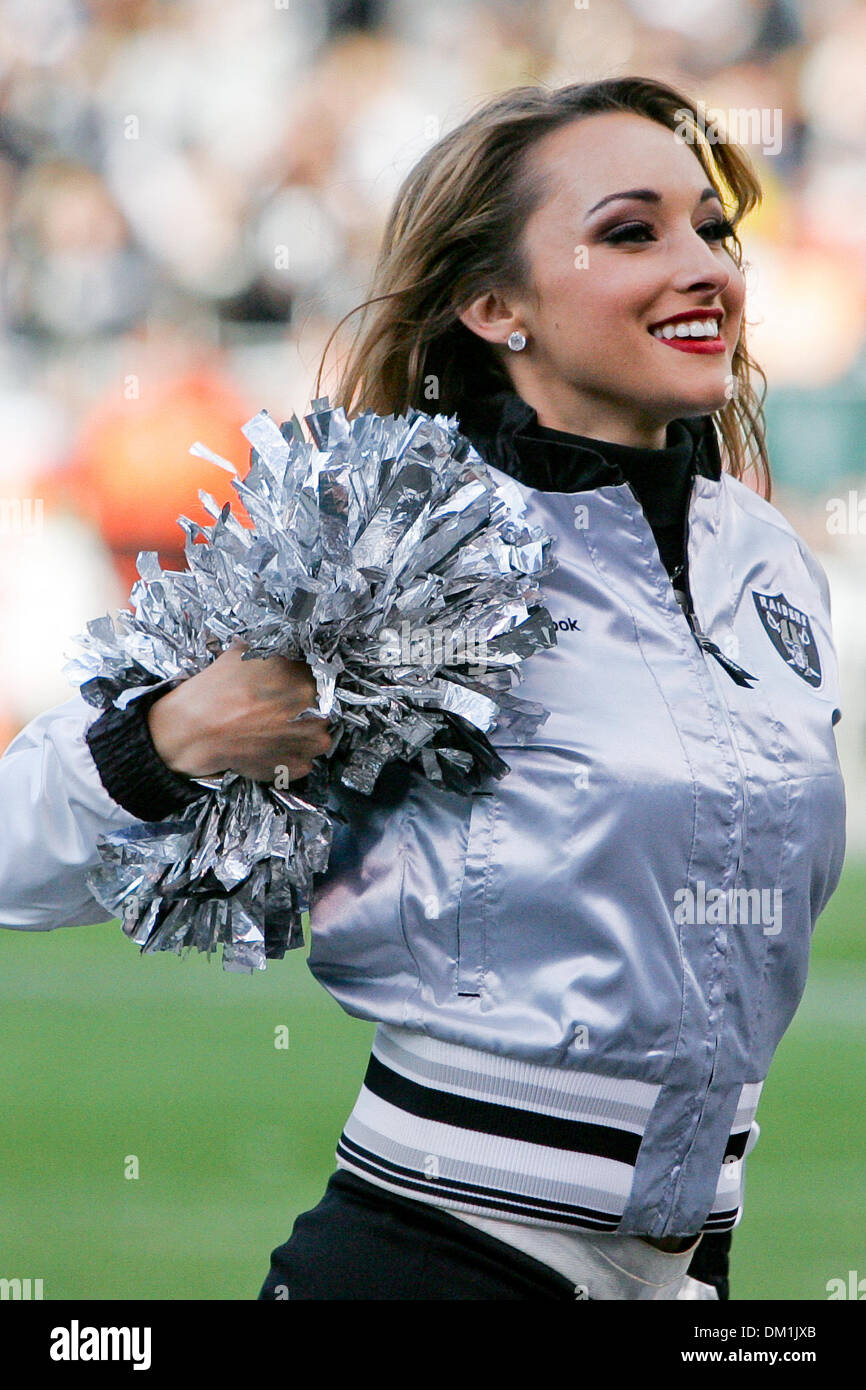 Oakland raiderette hi-res stock photography and images - Alamy