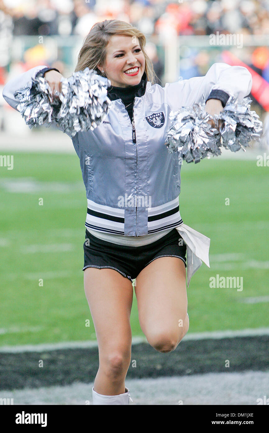 Oakland raiderette hi-res stock photography and images - Alamy