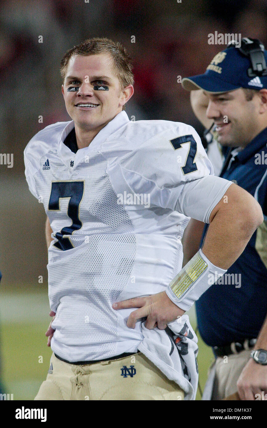Notre Dame quarterback Jimmy Clausen (7) during game action at the ...