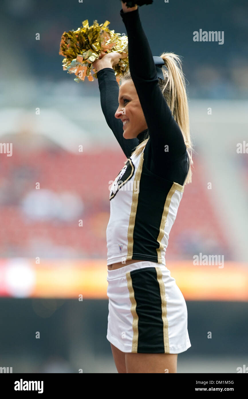 U s naval academy cheerleaders hi-res stock photography and images - Alamy