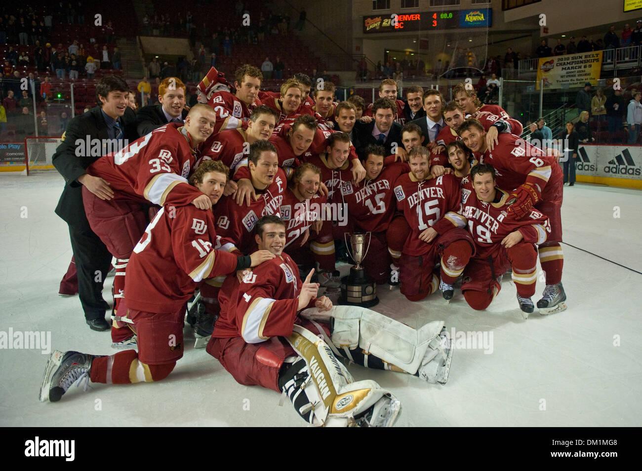Denver pioneers hockey hi-res stock photography and images - Alamy
