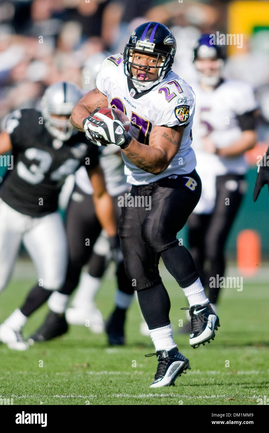 Ravens running back Ray Rice (27) during game action at the Oakland ...