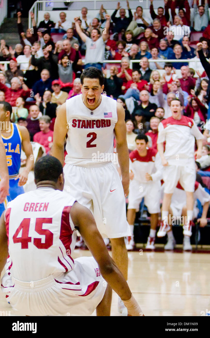 Stanford senior forward Landry Fields (2) of Long Beach, Calif ...