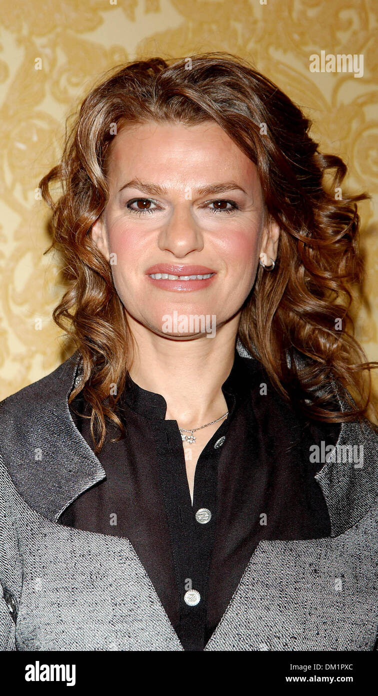 May 8, 2001 - .K40908AR.THE 2004 MUSE AWARDS LUNCHEON..NEW YORK HILTON ...