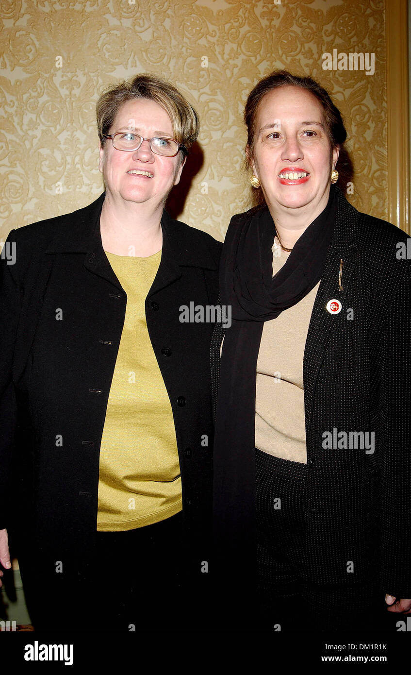 May 8, 2001 - .K40908AR.THE 2004 MUSE AWARDS LUNCHEON..NEW YORK HILTON ...