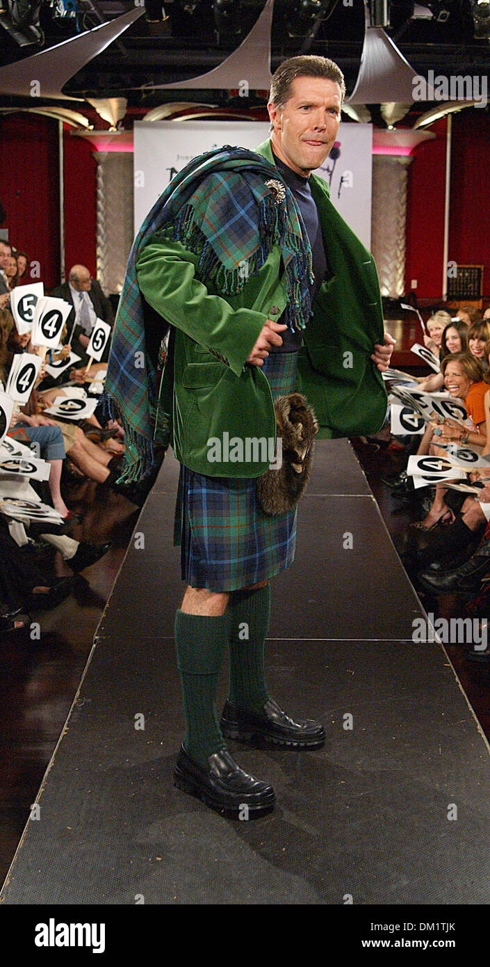 Aug. 27, 2001 - K42613AR.( RUNWAY ) FOR '' DRESSED TO KILT '' BRINGS ...