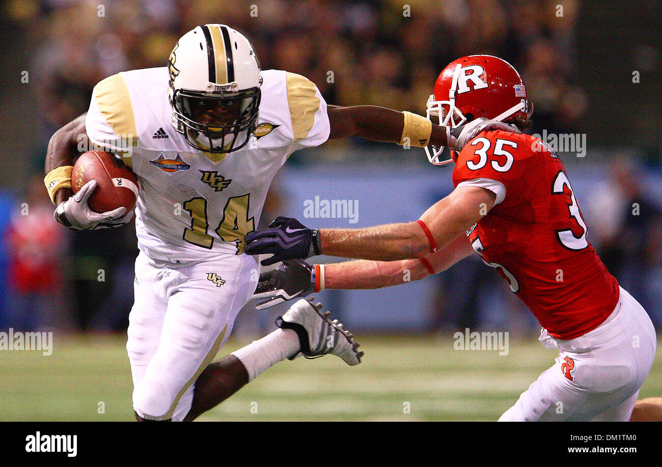 UCF wide receiver Quincy McDuffie #14 catches a ball down field while ...