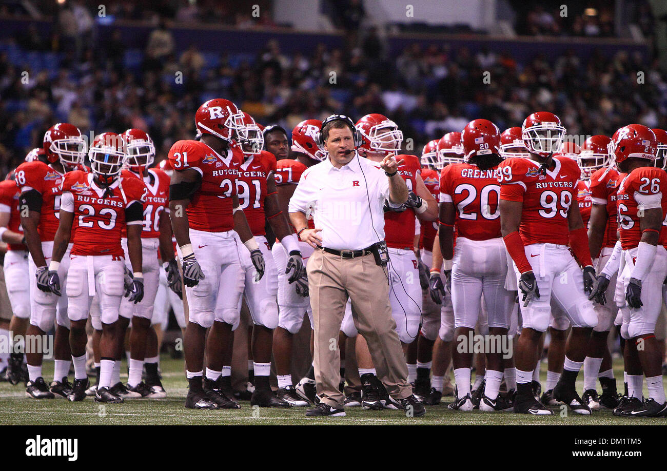 Rutgers head coach greg schiano hi-res stock photography and images - Alamy