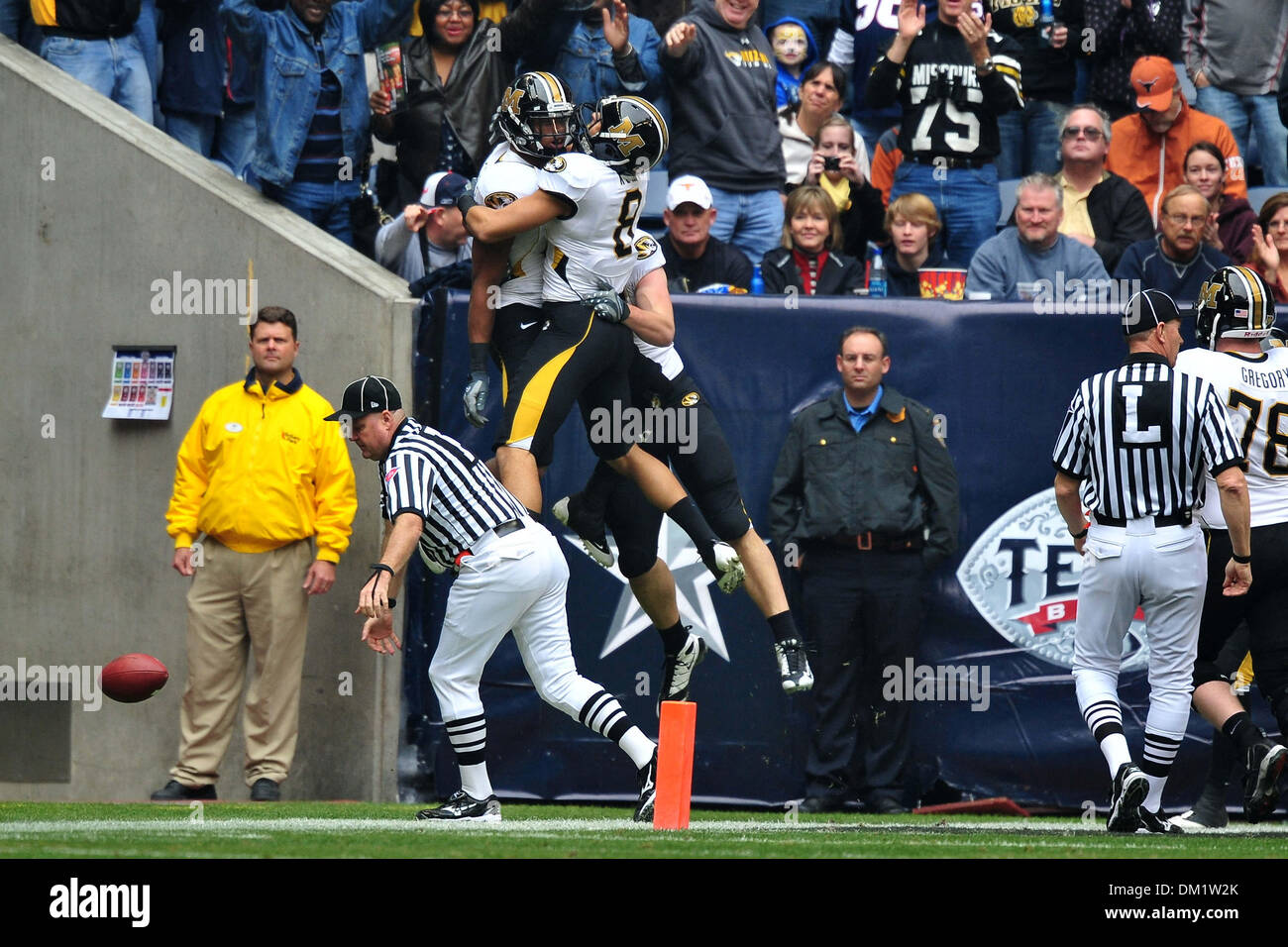 Missouri wide receiver Wes Kemp #8 and Missouri wide receiver Danario ...