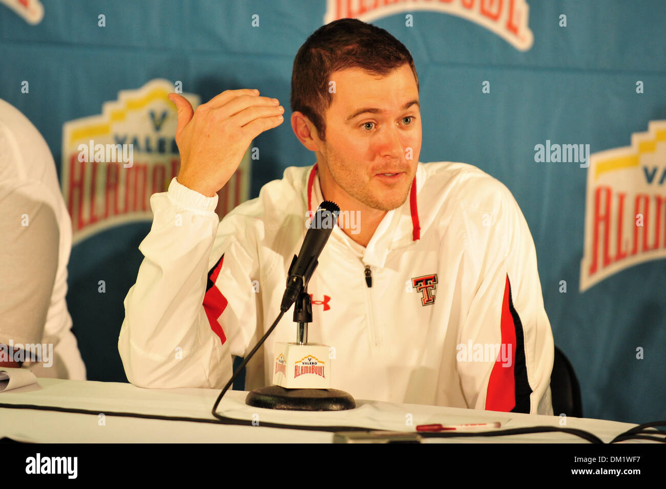 Texas Tech Inside Receivers coach Lincoln Riley during a post-game ...