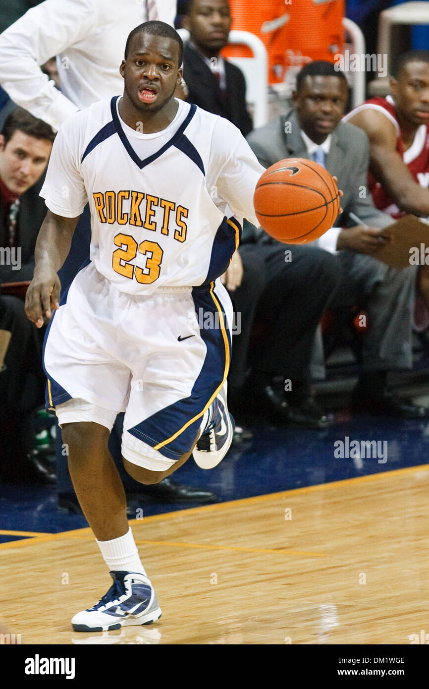 Toledo guard Malcolm Griffin (23) brings the ball upcourt during second ...
