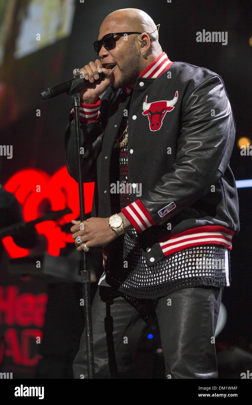 Chicago, Illinois, USA. 9th Dec, 2013. FLO RIDA (aka TRAMAR DILLARD ...