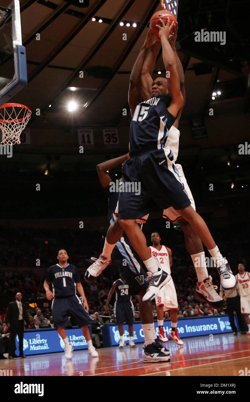 Villanova #15 Reggie Redding grabs the rebound. Villanova defeted St Johns 81-71 in the game ...