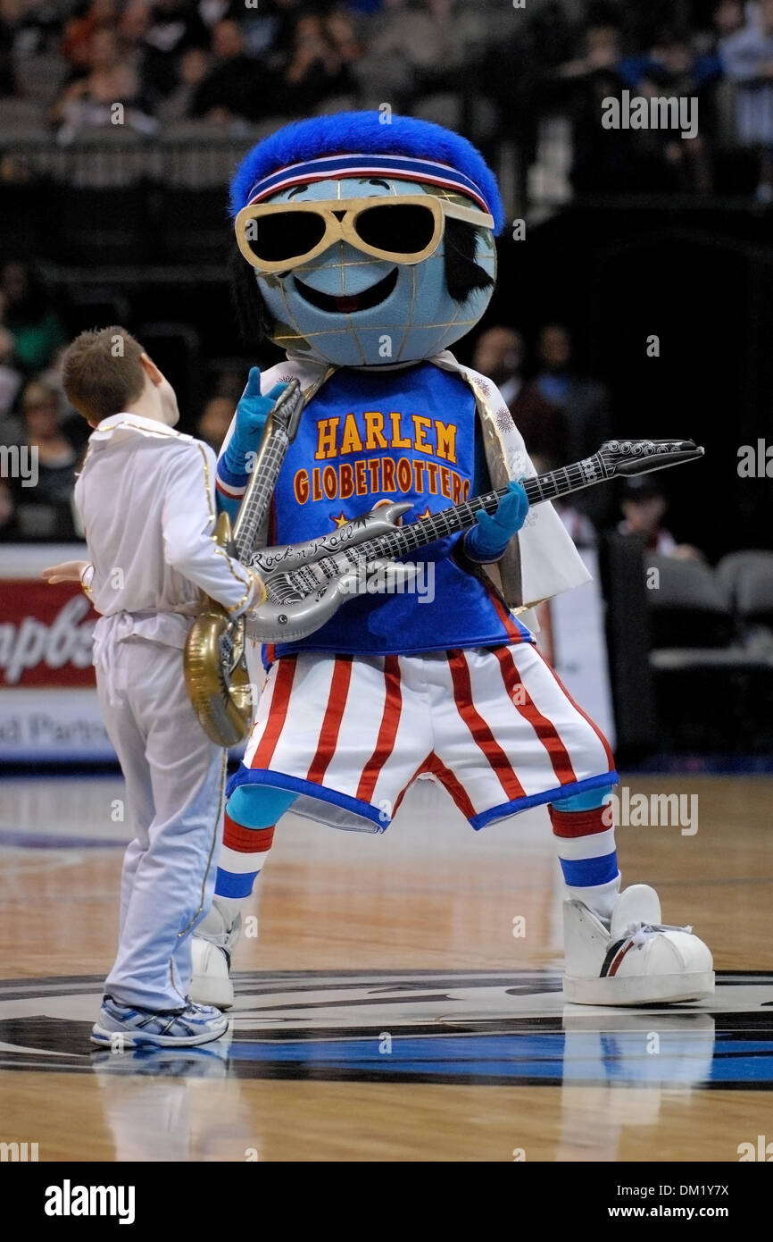 Harlem globetrotters globie hi-res stock photography and images - Alamy