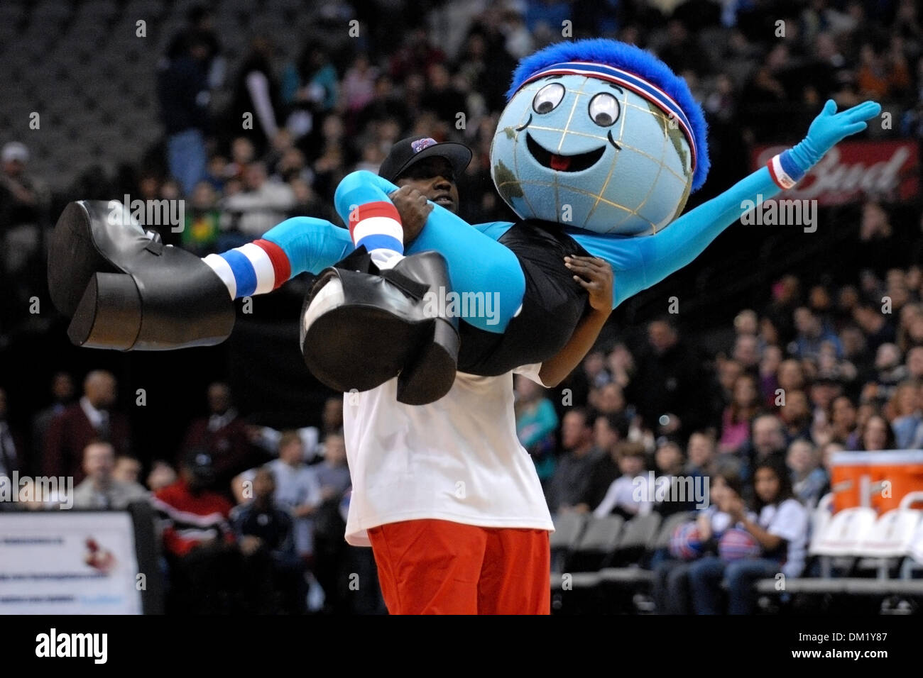 The Harlem Globetrotters Mascot High Resolution Stock Photography and ...