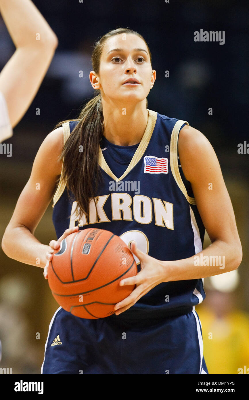 Akron's Rachel Tecca (32) during game action. Toledo defeated Akron 74 ...
