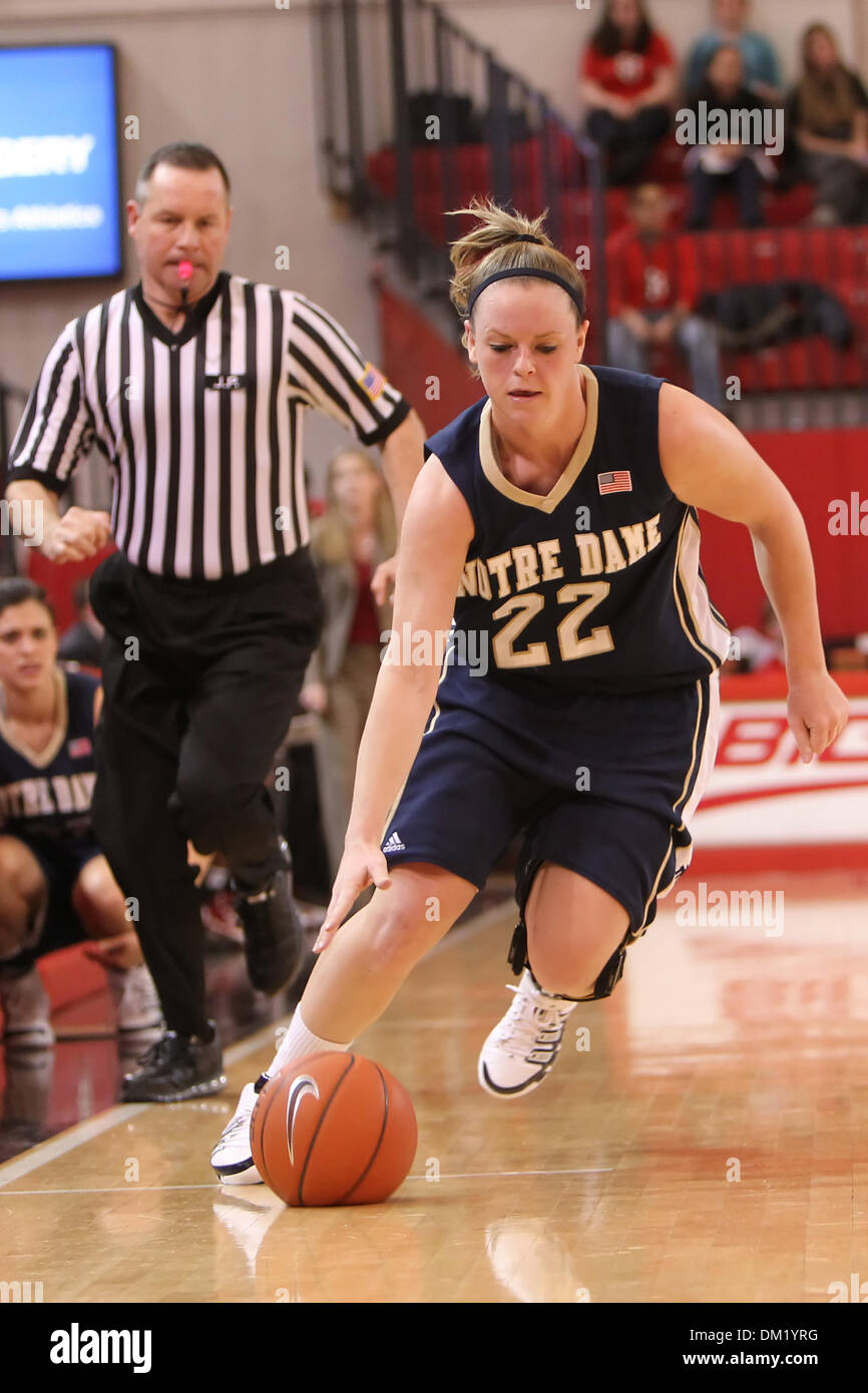 Notre Dame guard Brittany Mallory grabs a loos ball for an upcourt run ...