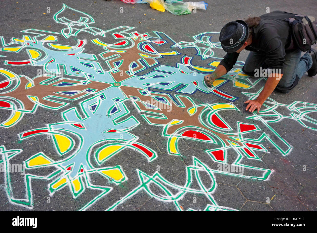 Creating mandala hi-res stock photography and images - Alamy
