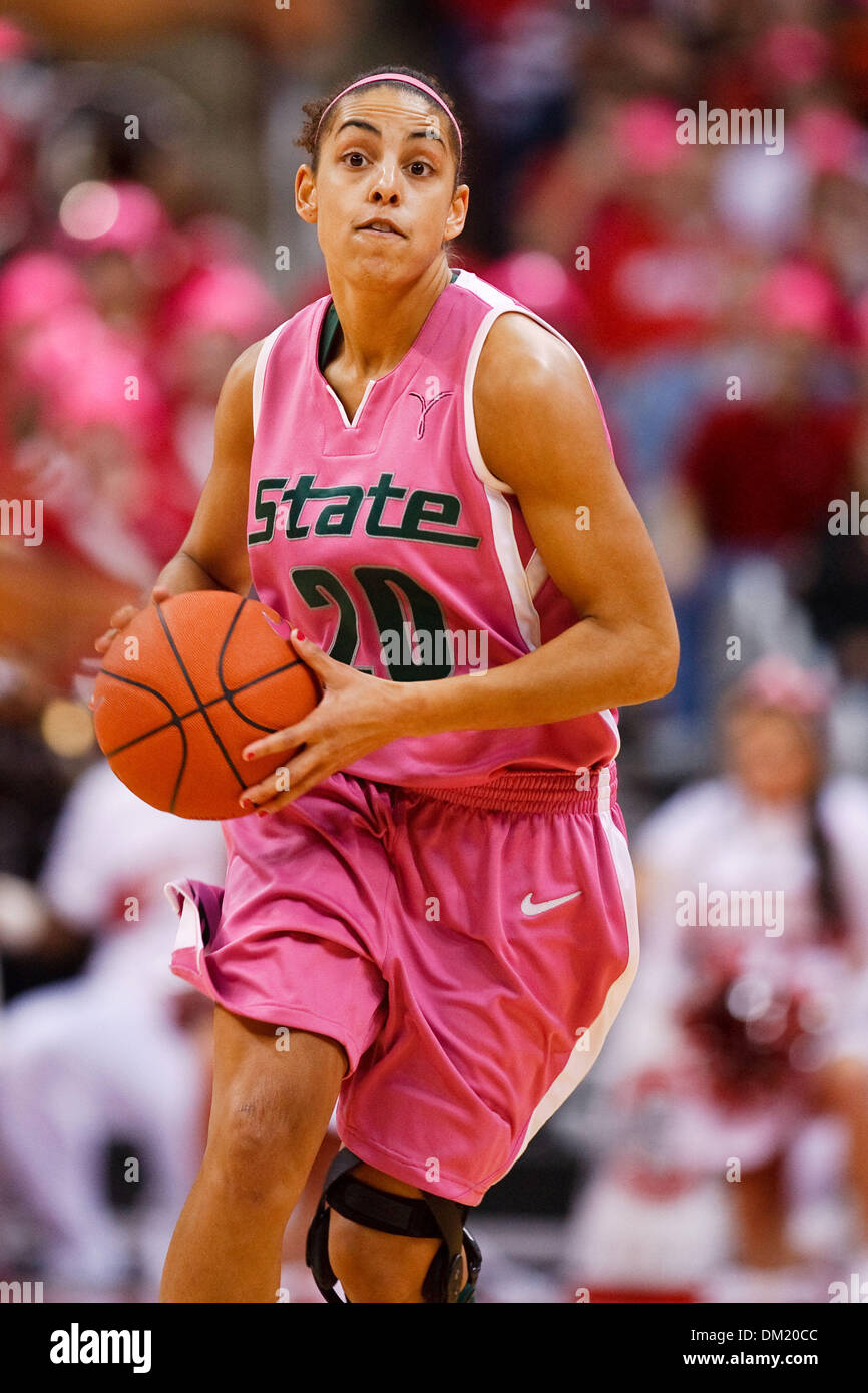 Michigan State guard Brittney Thomas (21) during first-half game action ...