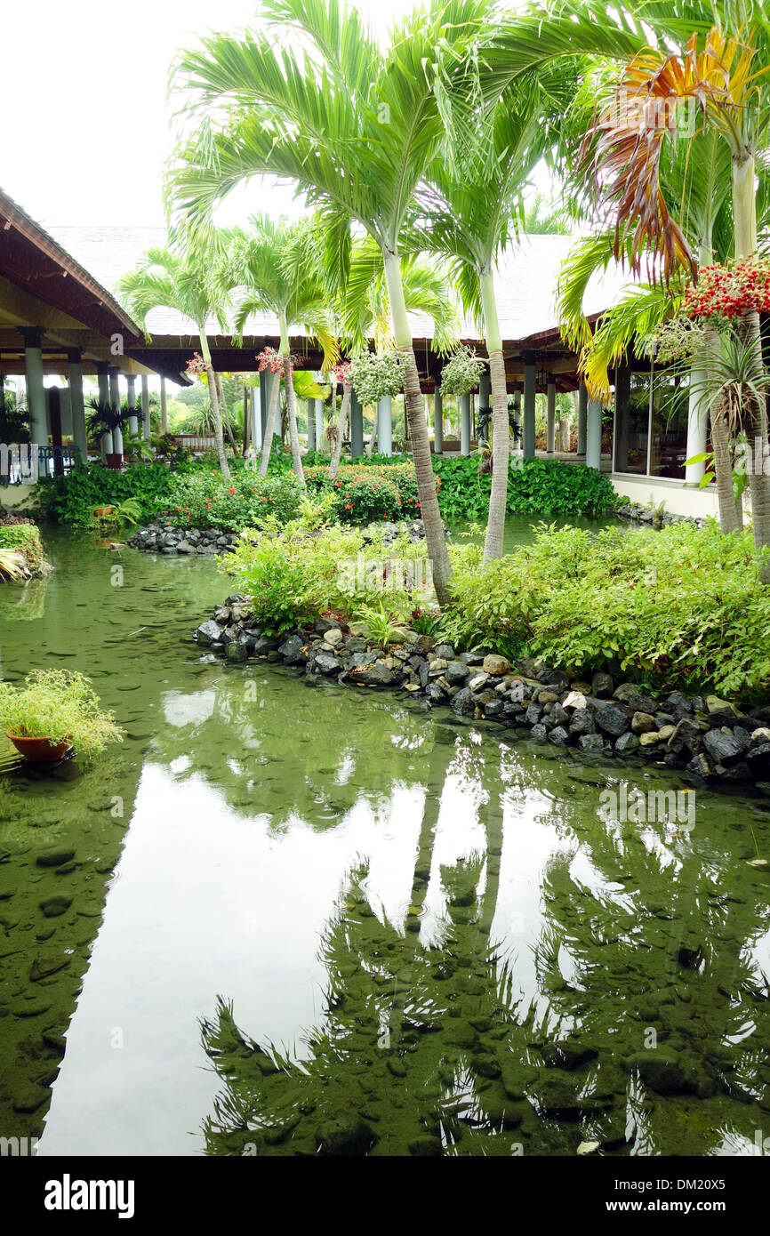 Green garden resort hi-res stock photography and images - Alamy