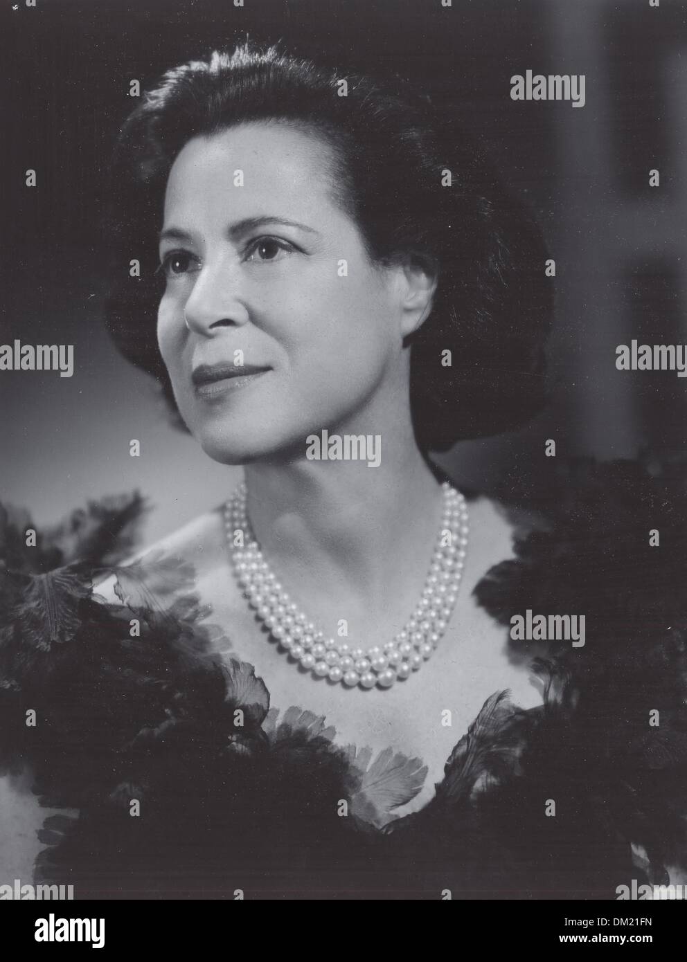 Kitty carlisle hi-res stock photography and images - Alamy