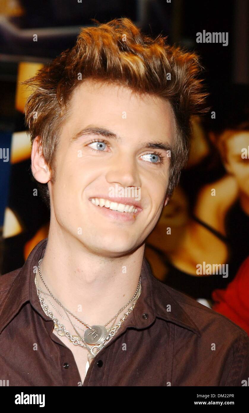 Tyler hilton one tree hill hi-res stock photography and images - Alamy