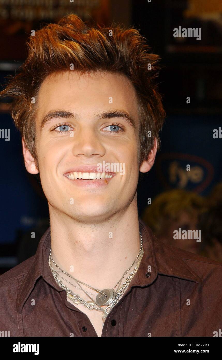 June 17, 2001 - K41234AR.'' ONE TREE HILL '' CAST TO APPEAR IN-STORE ...