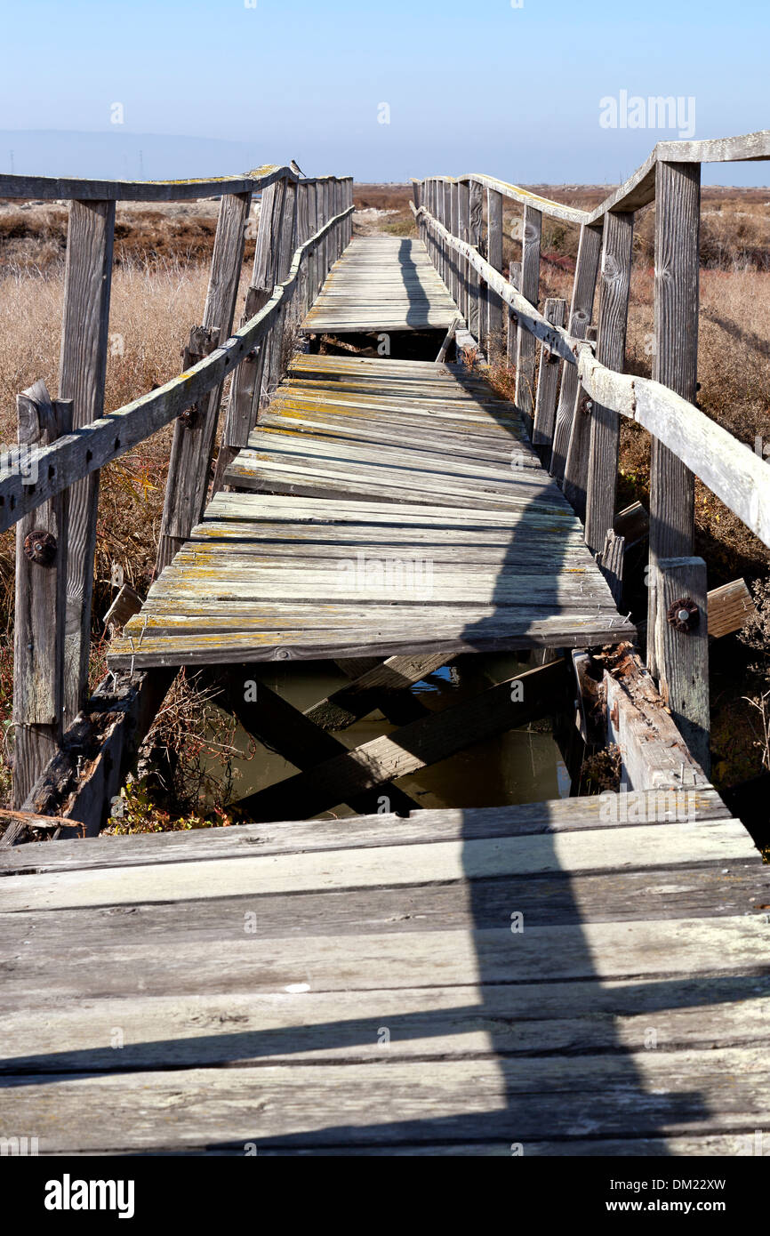 Marsh bridge wetlands drawbridge hi-res stock photography and images ...