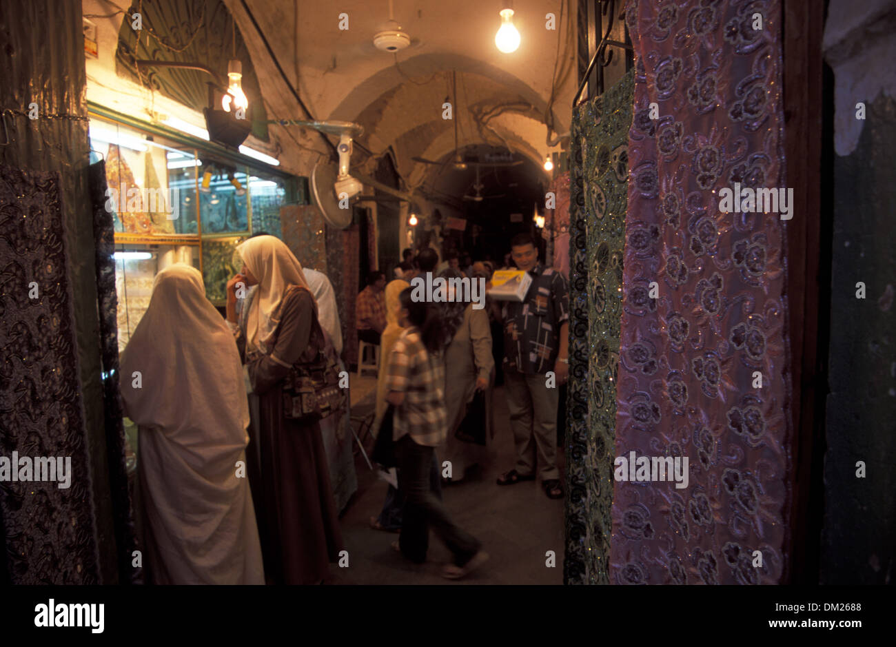 Women shopping in Tripoli Medina, Libya Stock Photo - Alamy