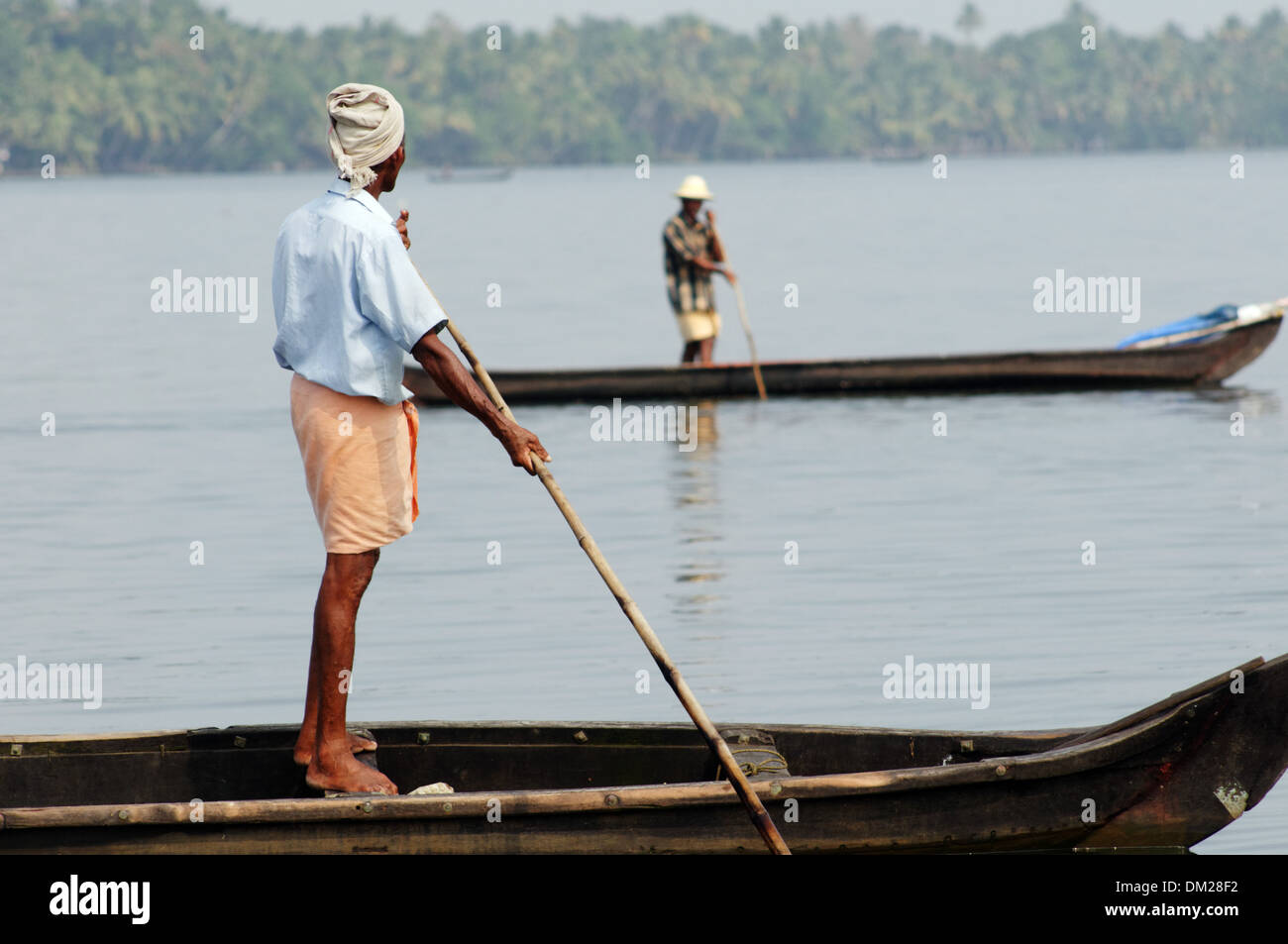 Indian canoes hi-res stock photography and images - Alamy