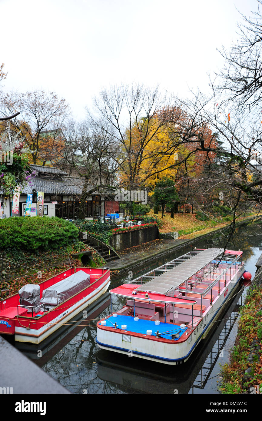 Boat on a moat hi-res stock photography and images - Alamy