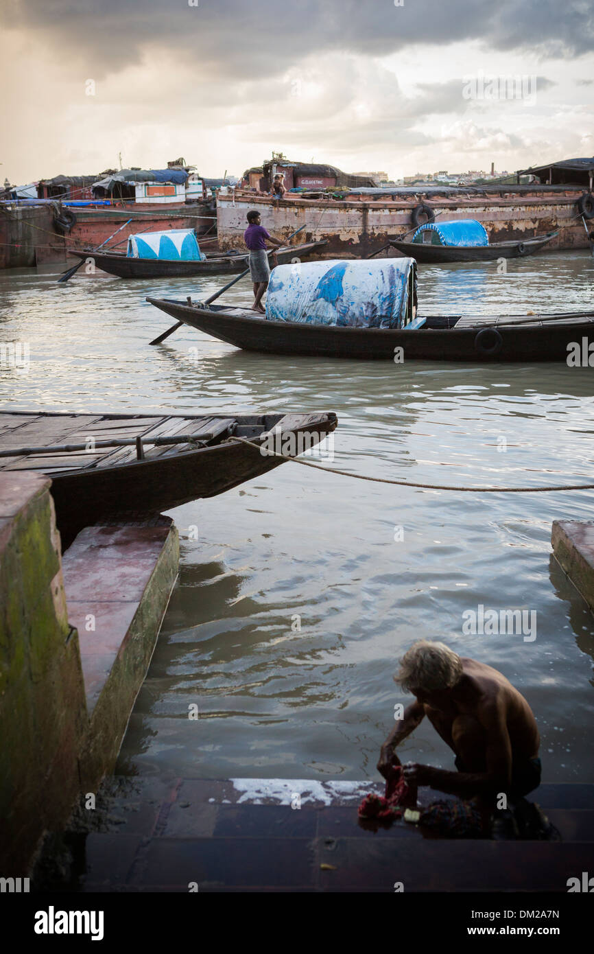 Hooghly River traffic - Calcutta (Kolkata), India Stock Photo - Alamy