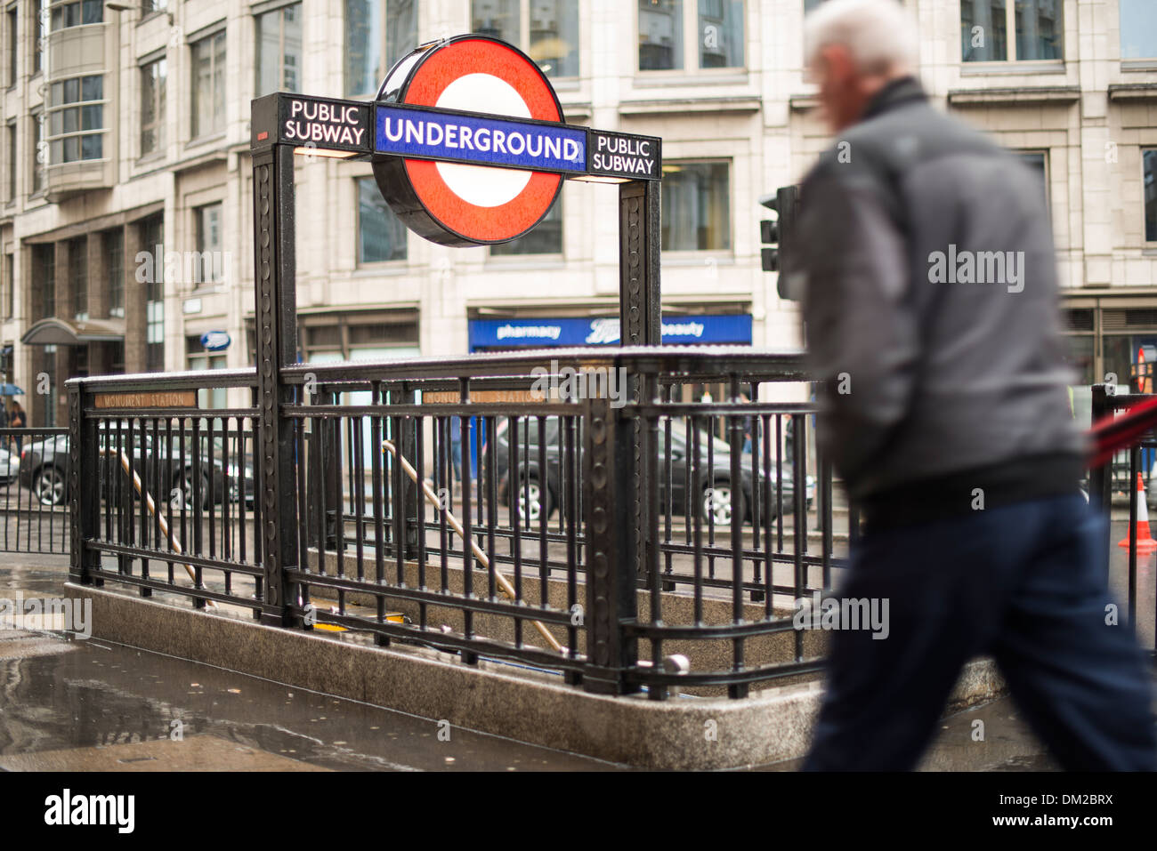 London subway entrance hi-res stock photography and images - Alamy
