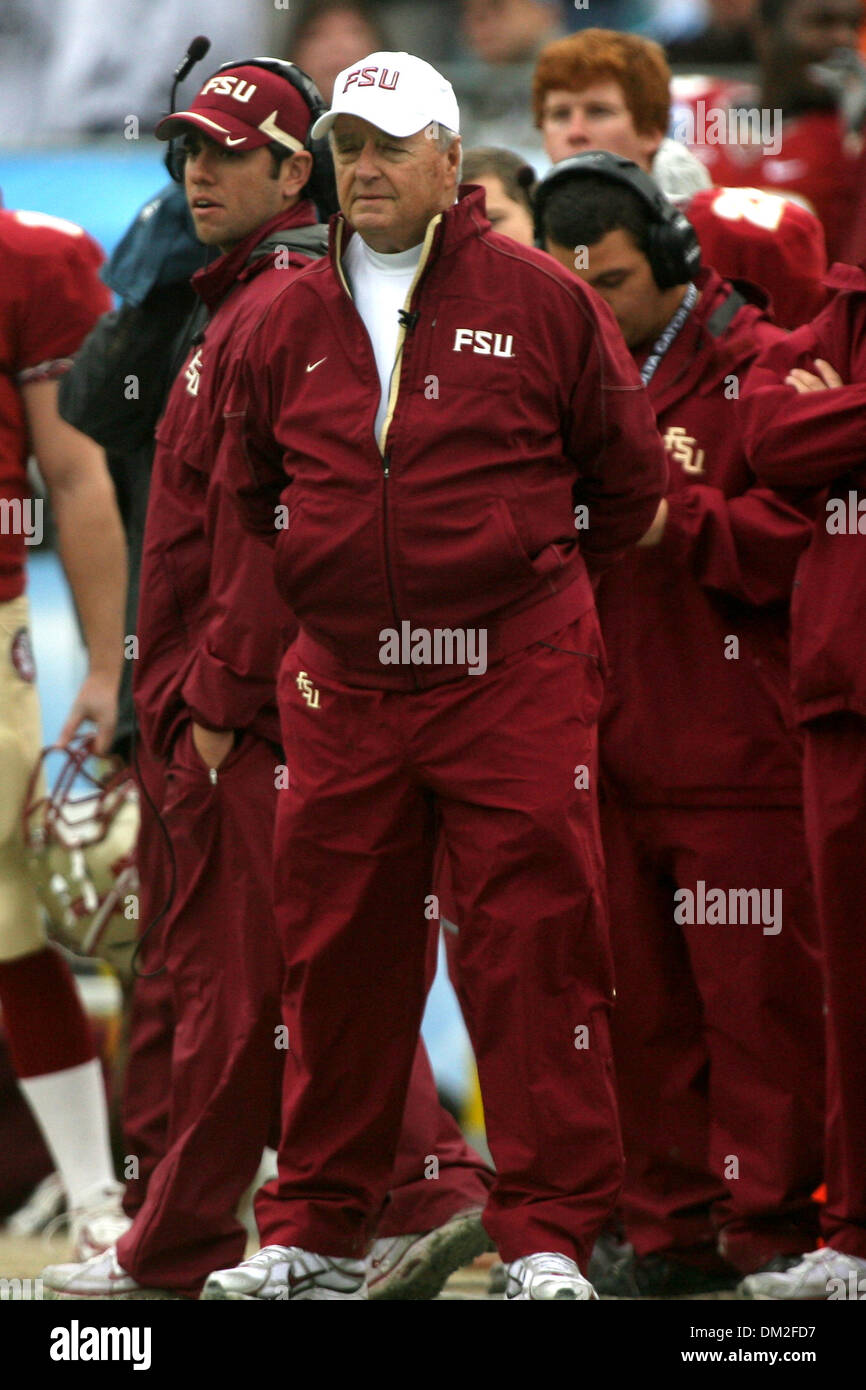 Florida State head coach Bobby Bowden looks on during the first half at ...