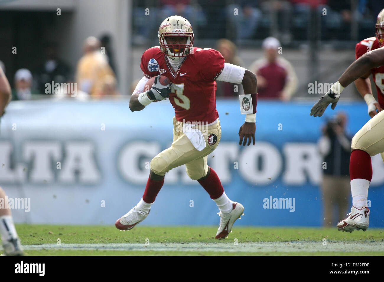 Florida State quarterback E.J. Manuel (3) runs during first half action ...