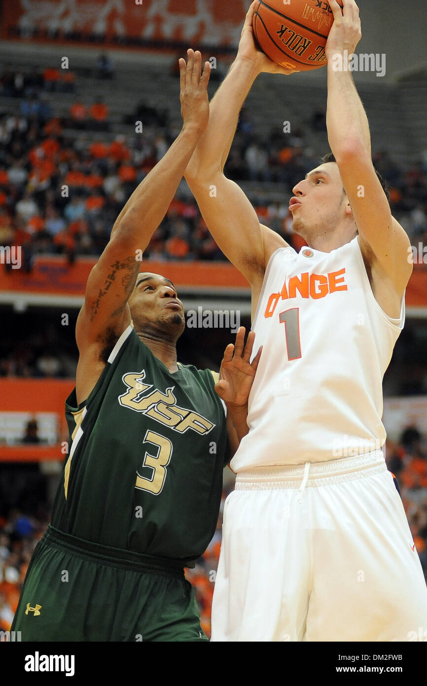 Syracuse guard Andy Rautins (1) takes the shot over South Florida guard ...