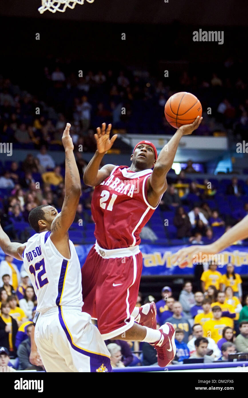 Alabama at LSU; Alabama guard Senario Hillman shoots a short jumpshot ...