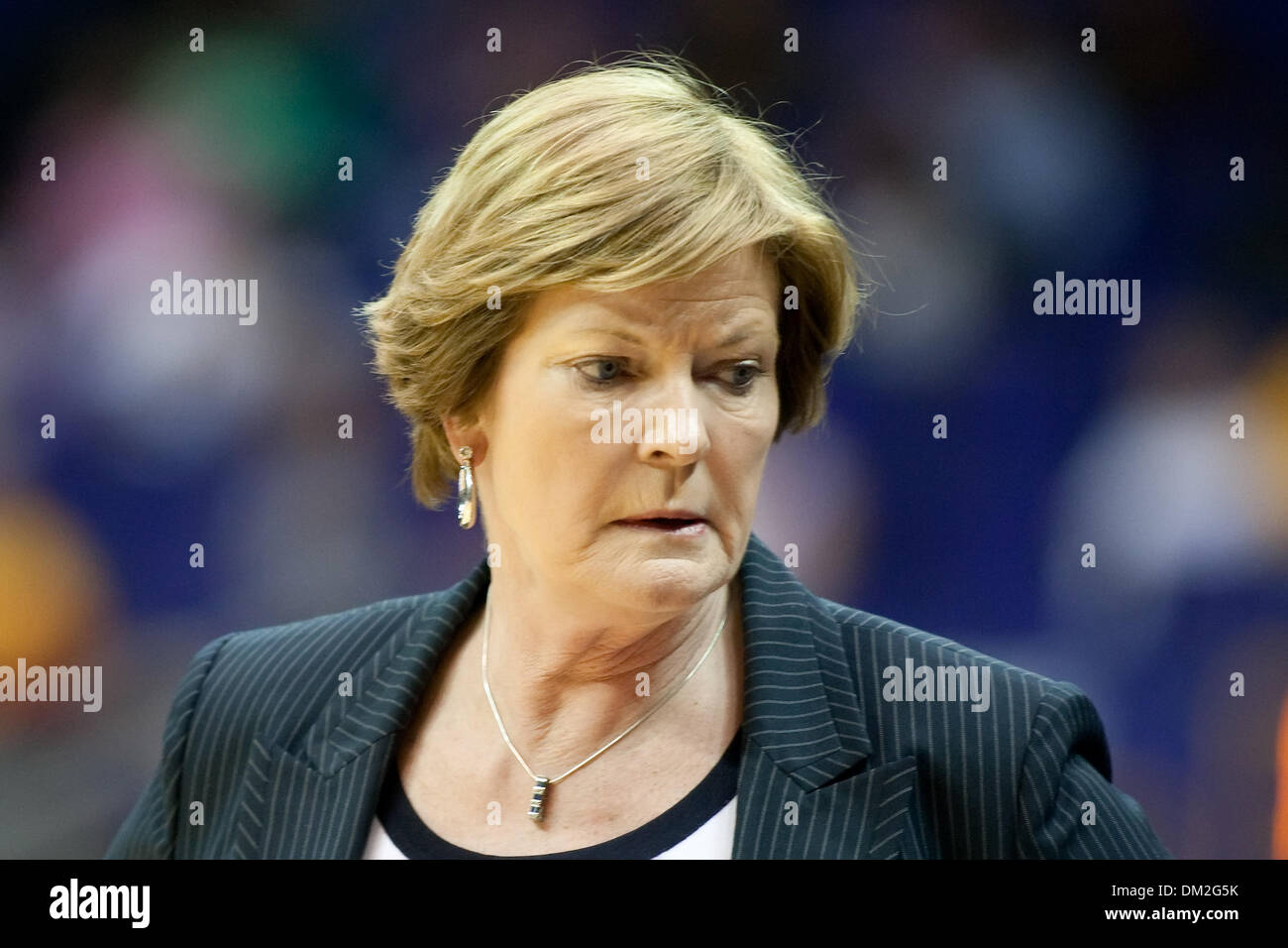 Tennessee at LSU; Tennessee Head Coach Pat Summit instructs her team ...