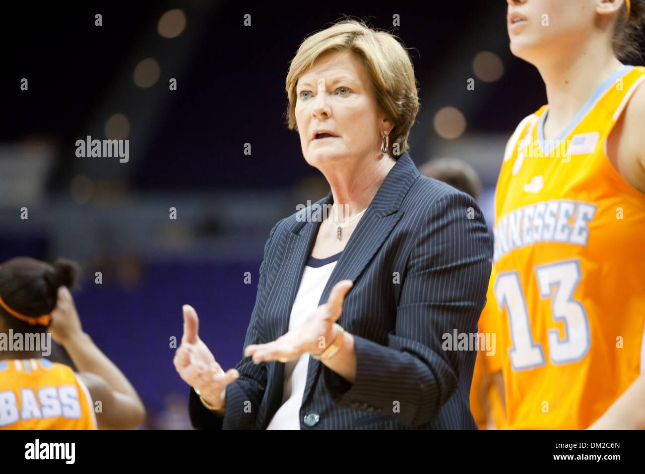 Tennessee at LSU; Tennessee Head Coach Pat Summit instructs her team ...