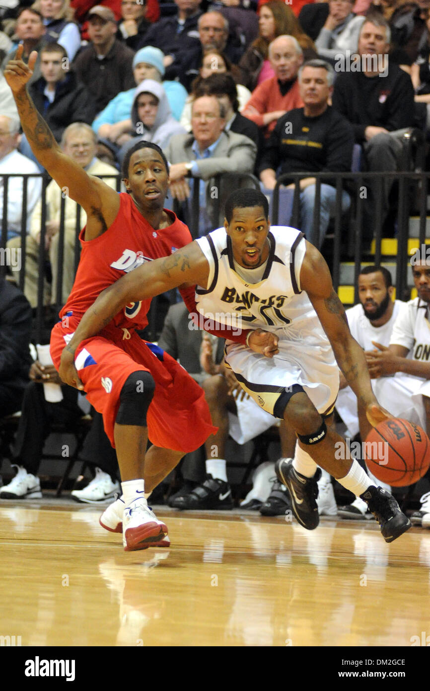 St. Bonaventure guard Malcolm Eleby (20) drives to the hoop in the ...