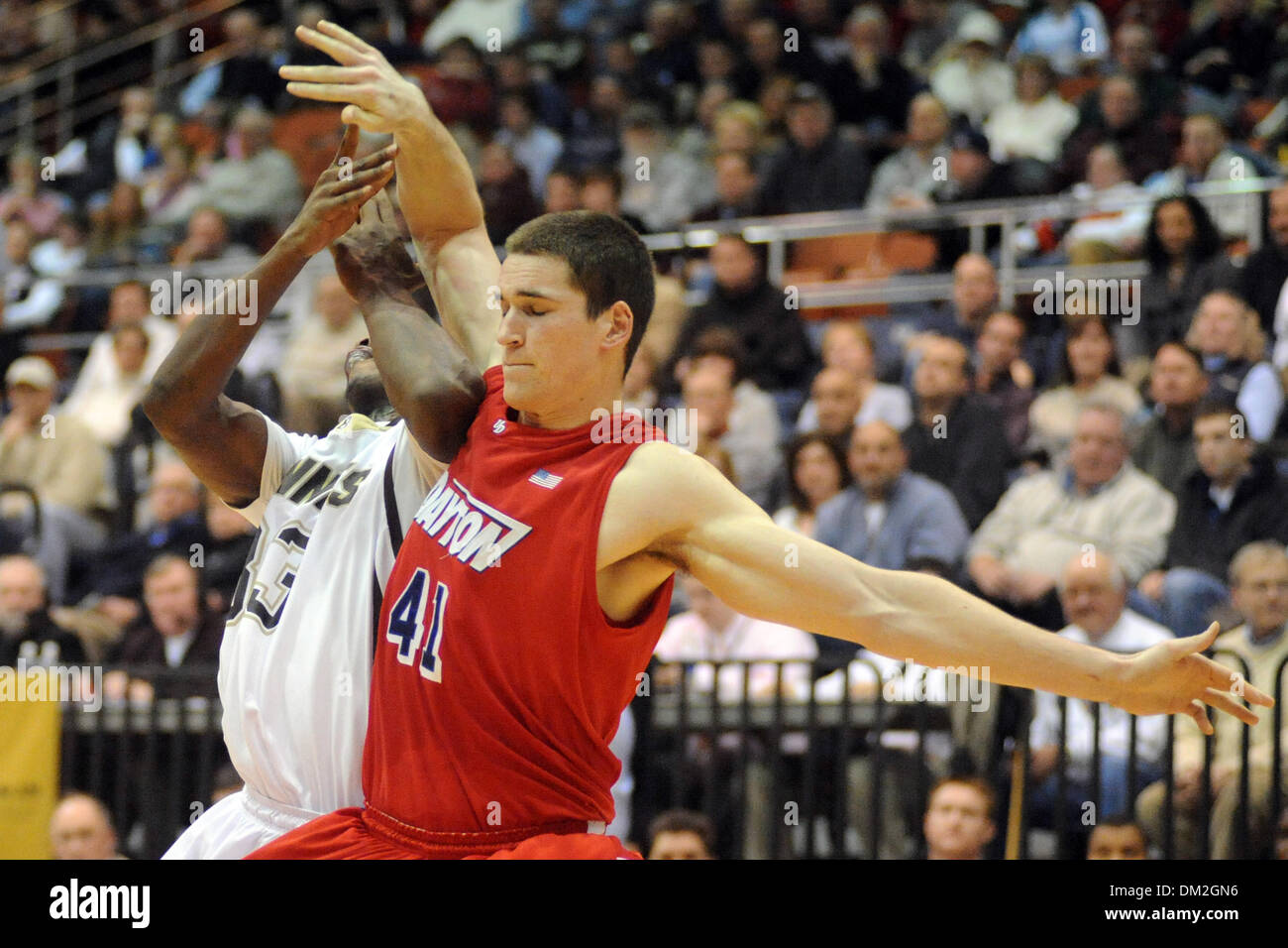 St. Bonaventure guard/forward Marquise Simmons (33) battles Dayton ...