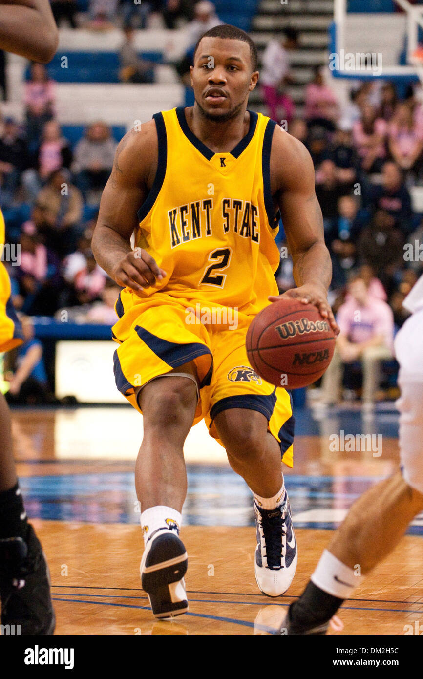 Kent State Golden Flashes guard Chris Singletary (2) in action during a game against the Buffalo ...