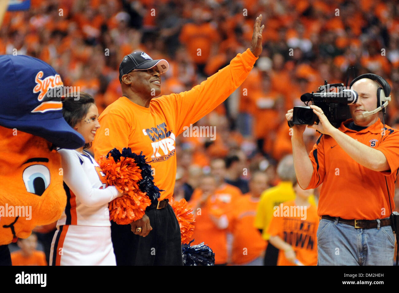 Syracuse alumni and Pro Football Hall of Fame Class of 2010 inductee ...