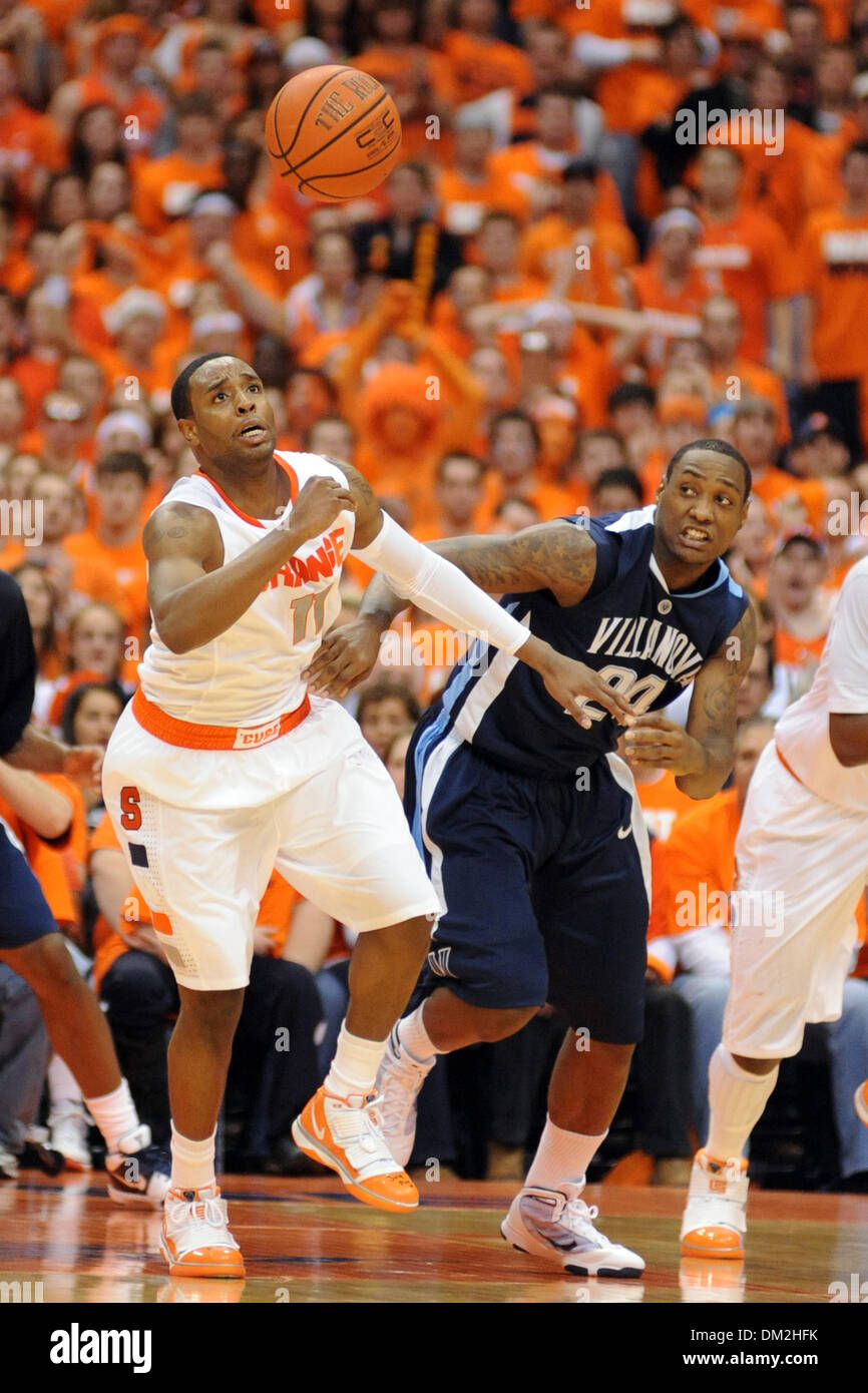 Syracuse guard Scoop Jardine (11) and Villanova guard Corey Stokes (24 ...