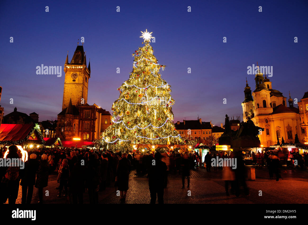 Christmas market, Tree, Old Town Square, Prague Stock Photo - Alamy