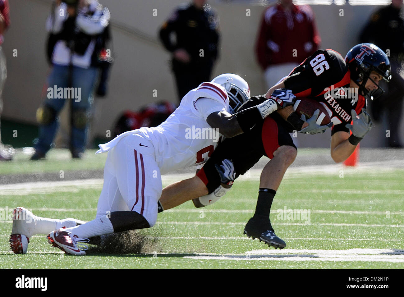 Texas Tech WR Alexander Torres (86) makes the reception at AT&T Jones ...