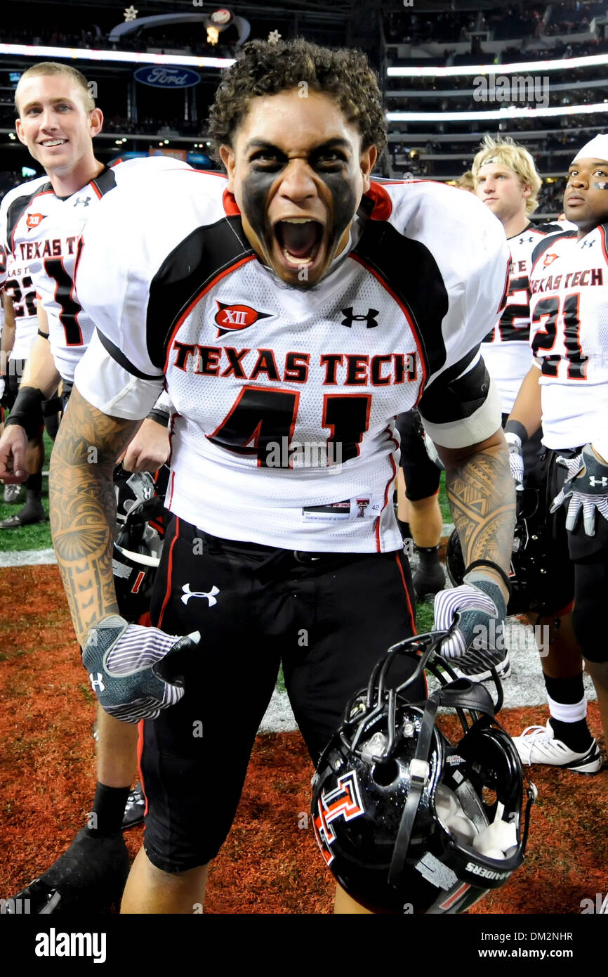 Texas Tech LB Sam Fohoko (41) is fired up as the Baylor Bears and the ...