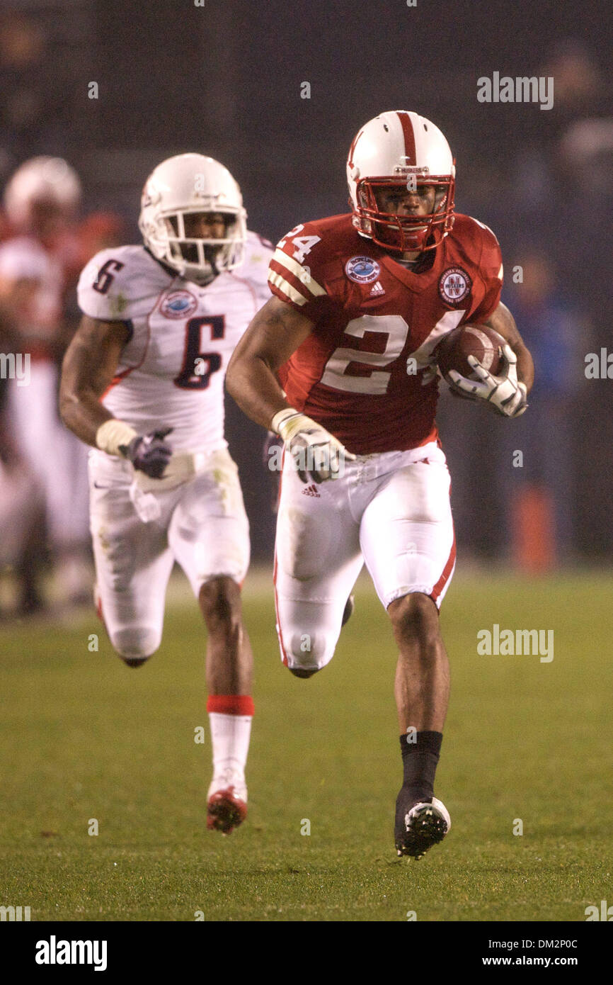 Nebraska Cornhuskers battle against the Arizona Wildcats in the 31st ...