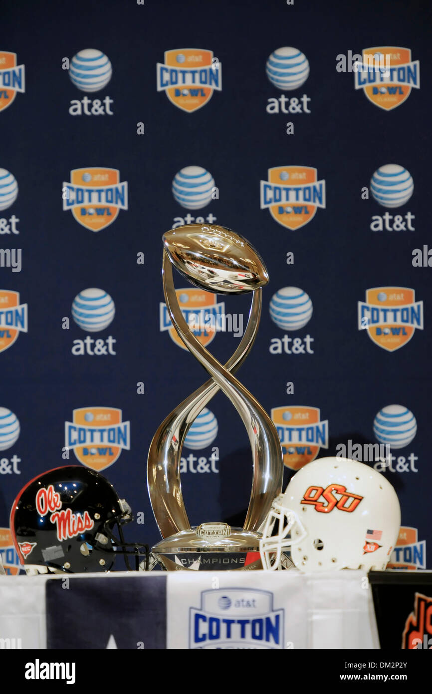 Oklahoma State Head coach Mike Gundy and Ole Miss Head Coach Houston ...